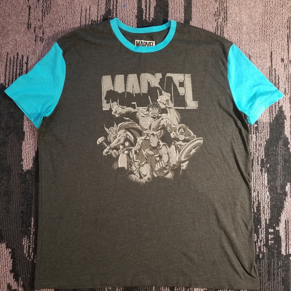Official/Vintage Marvel Comics Avengers T-Shirt - - Gem